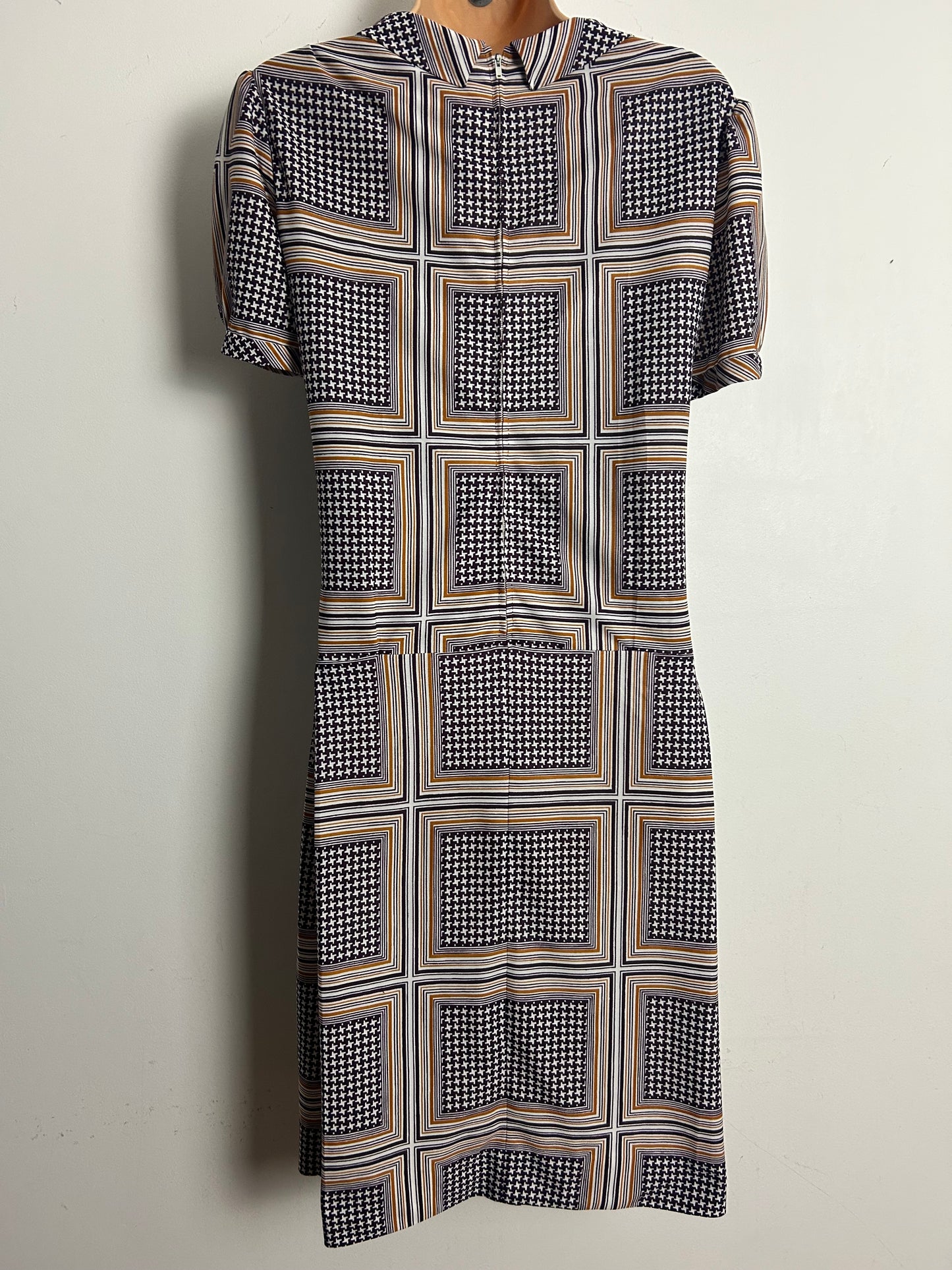 Vintage 1970s Size 12-14 Maroon Tan Brown & White Dogtooth Check Short ...